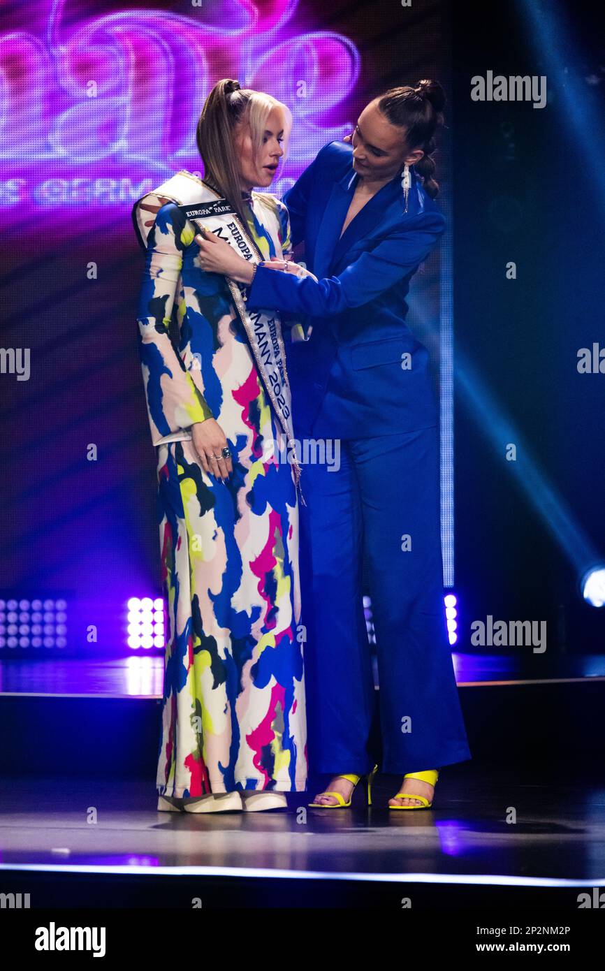 Rust, Germania. 04th Mar, 2023. Jil Andert (r), giurato della Miss ...