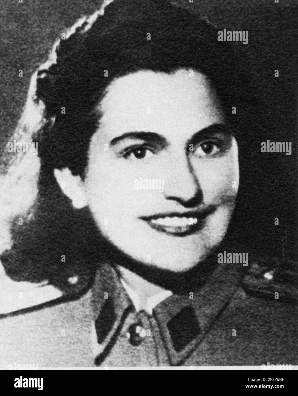 1945 : il giovane JOVANKA BUDISAVLJEVIC , di 21 anni durante i giorni ...