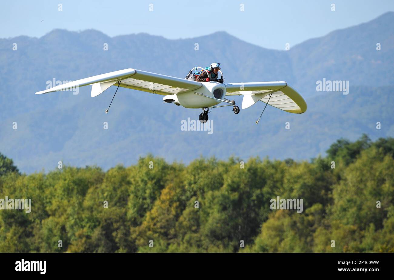 A small aircraft that looks exactly like the jet-powered glider used by ...