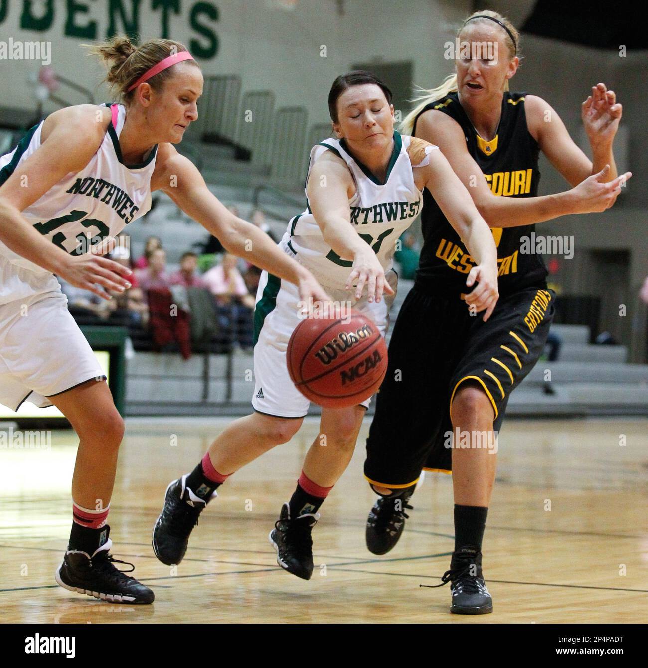 Northwest Missouri State guards Ashleigh Nelson, left, and Monique ...