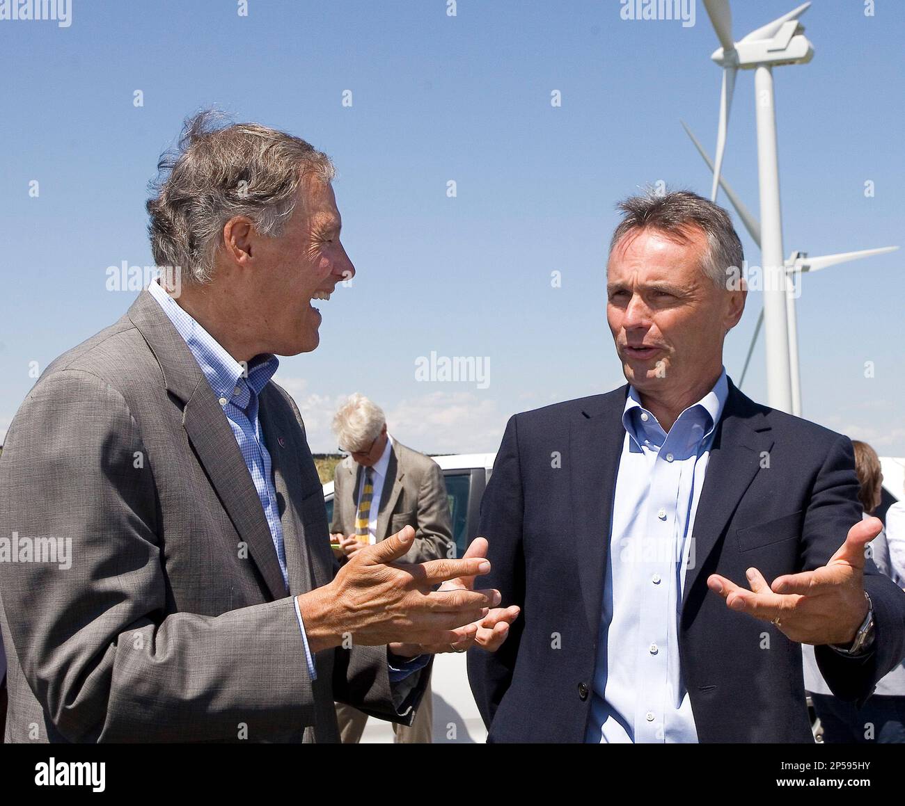 Washington Gov. Jay Inslee, left, and Scott Morris, Avista Corp. chief ...