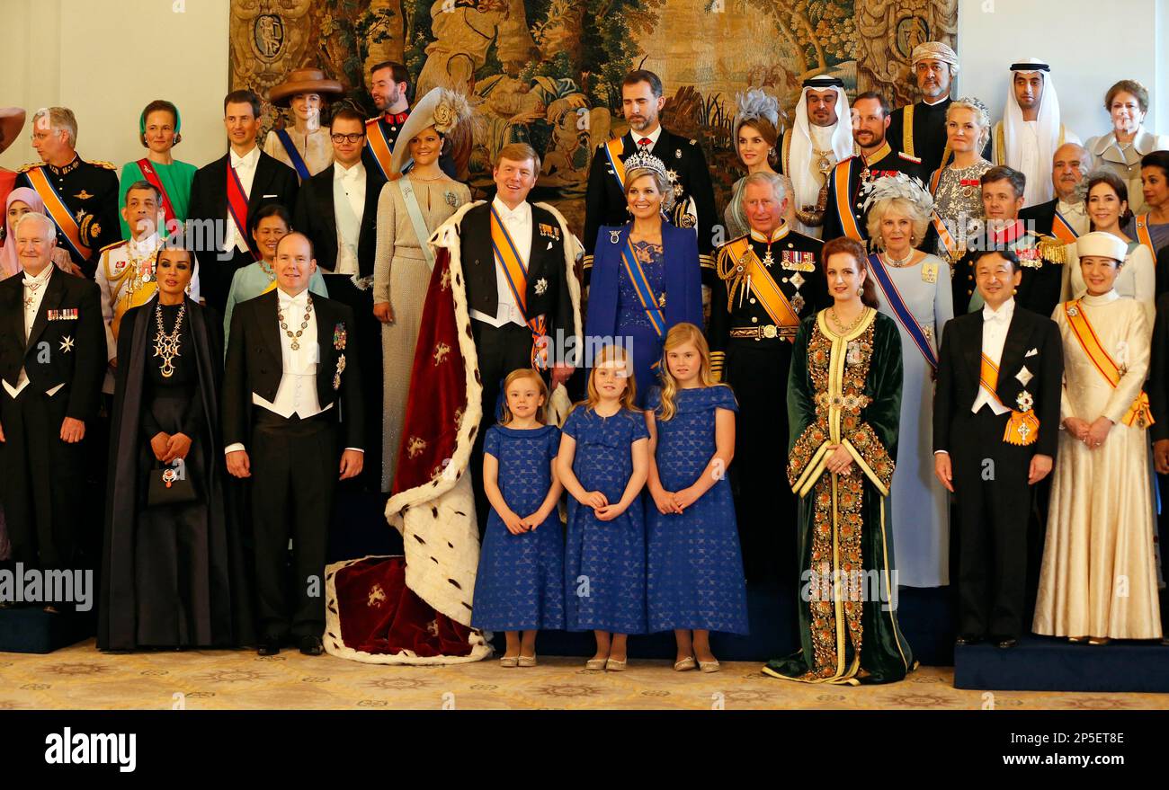 Dutch King Willem-Alexander and his wife Queen Maxima pose for a group ...