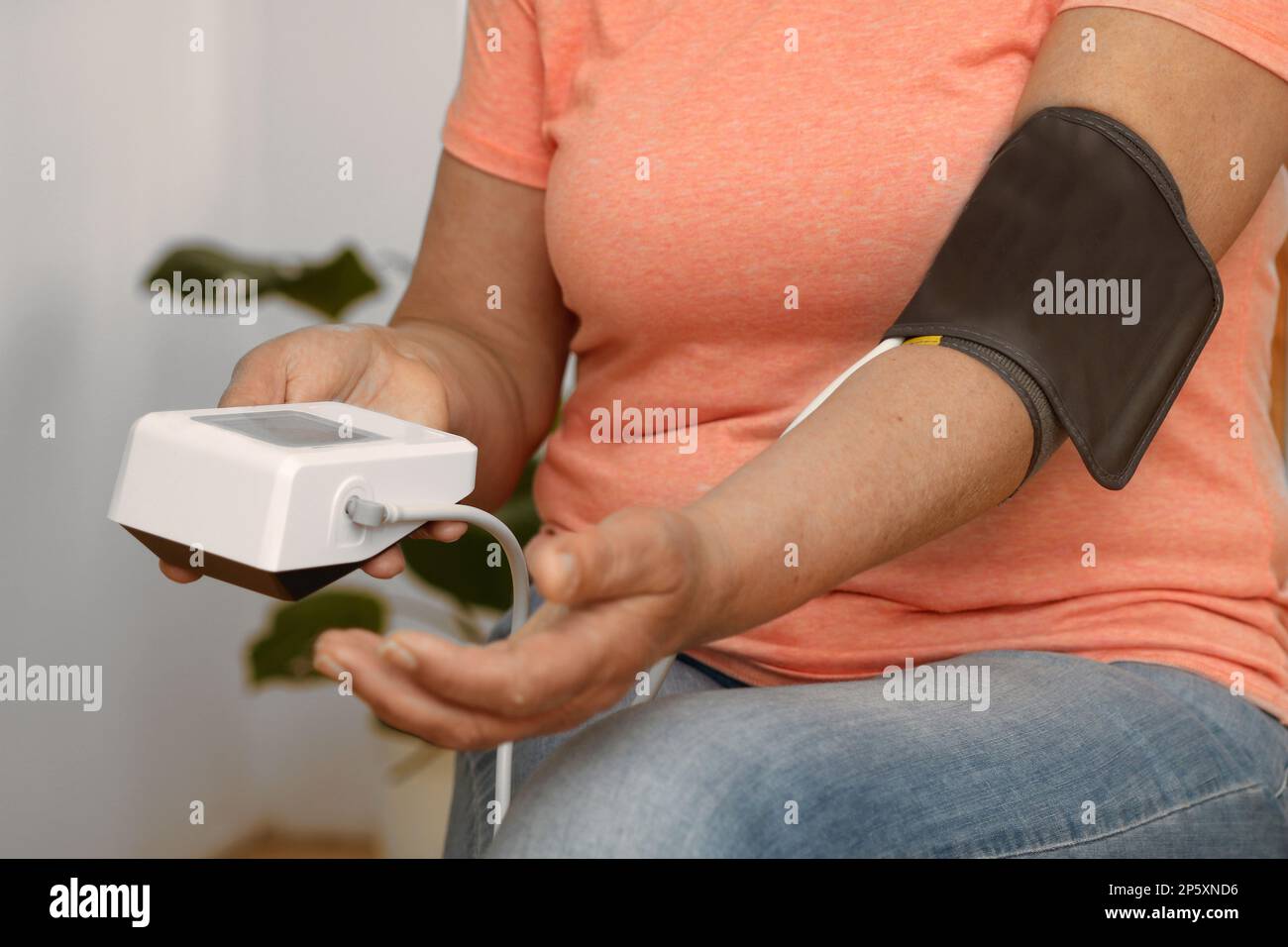 Misurazione della pressione arteriosa orizzontale immagini e fotografie ...