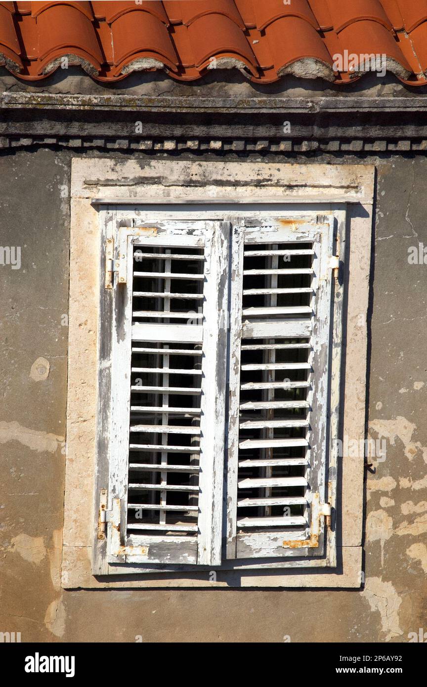 Persiane malconce immagini e fotografie stock ad alta risoluzione - Alamy