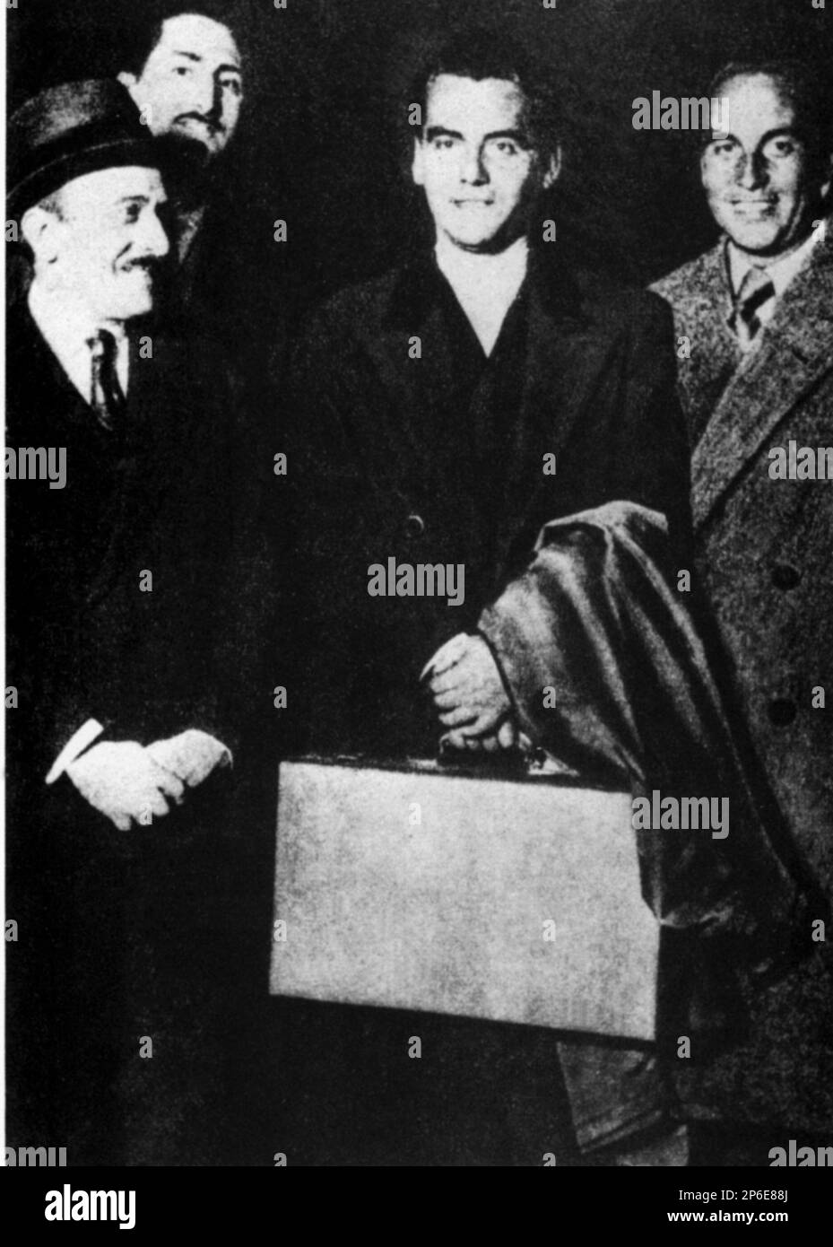 1933 , Buenos Aires , ARGENTINA : il poeta spagnolo FEDERICO GARCIA ...
