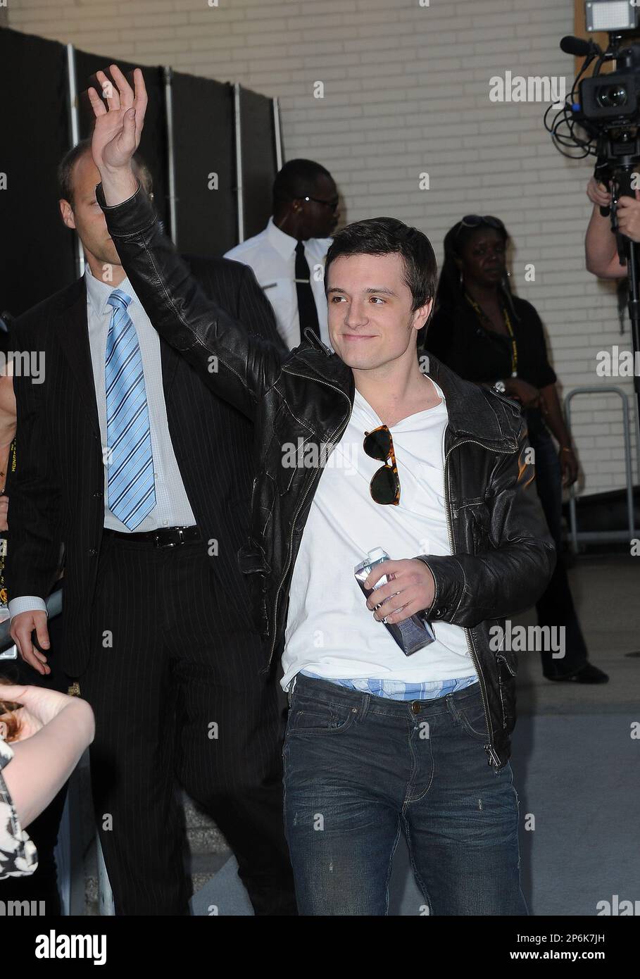 Josh Hutcherson arrives at "The Hunger Games," movie mall tour ...