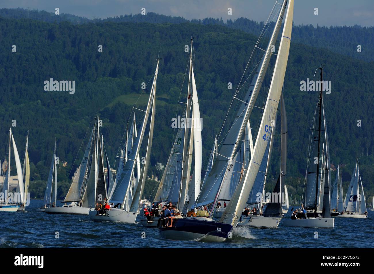 Segelboote fahren am Freitag, 04. Juni 2010, bei der 60. Regatta "Rund ...