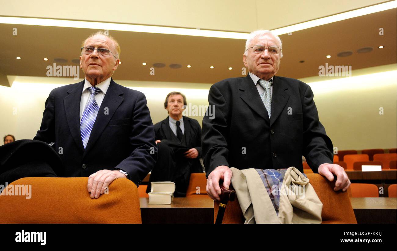 Thomas Blatt, rechts, und Philip Bialowitz, links, Nebenklaeger im ...