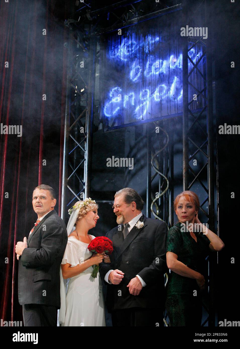 Peter Scholz als Herr Kiepert, Katharina Strasser als Rosa Froehlich ...