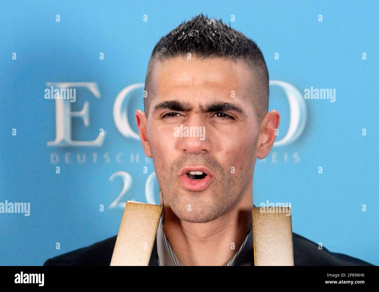 ARCHIV - Der Saenger Bushido posiert am 15. Feb. 2008 in Berlin nach ...