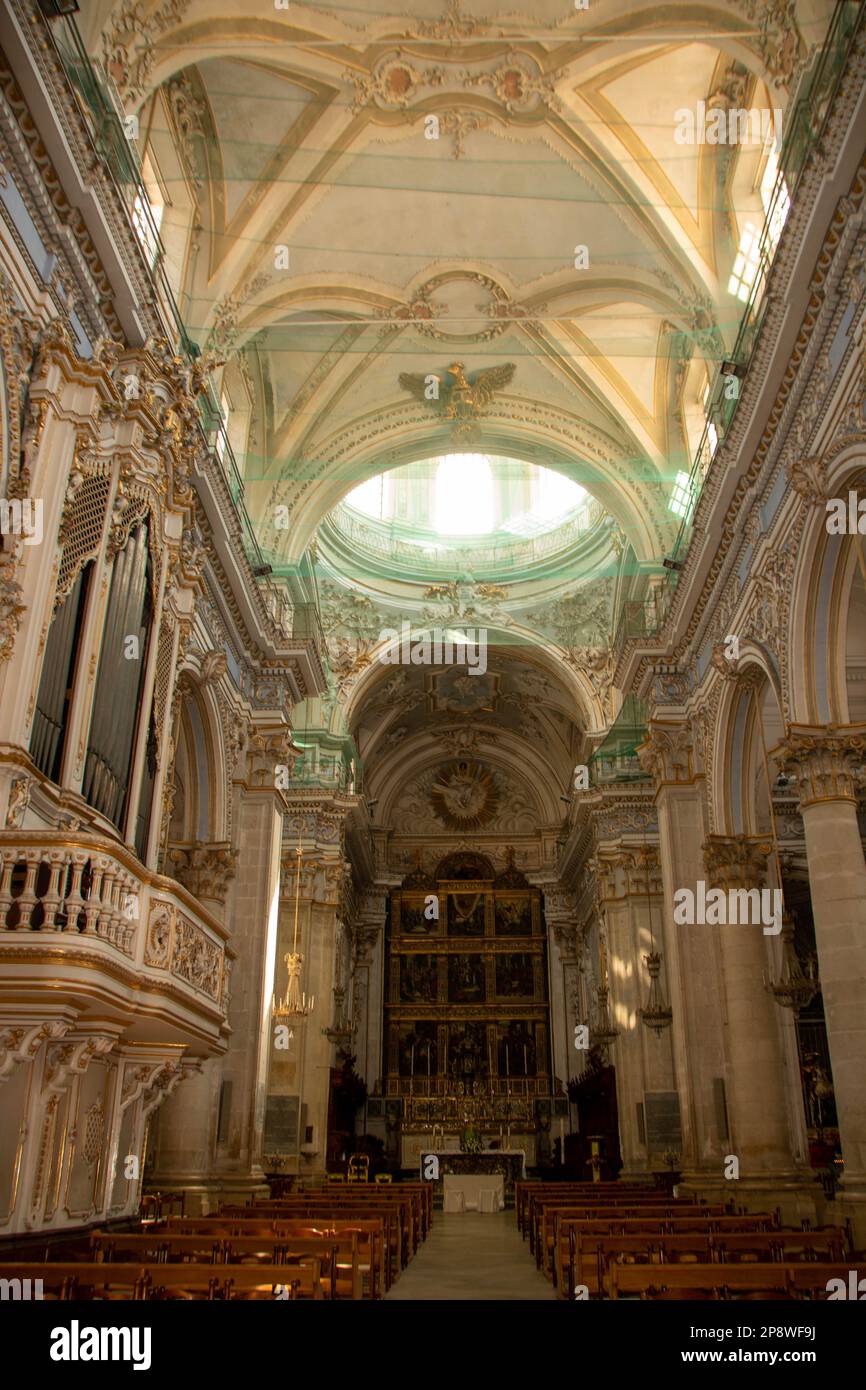 Interno del Duomo di San Giorgio, 'Cattedrale di San Giorgio', a Modica ...