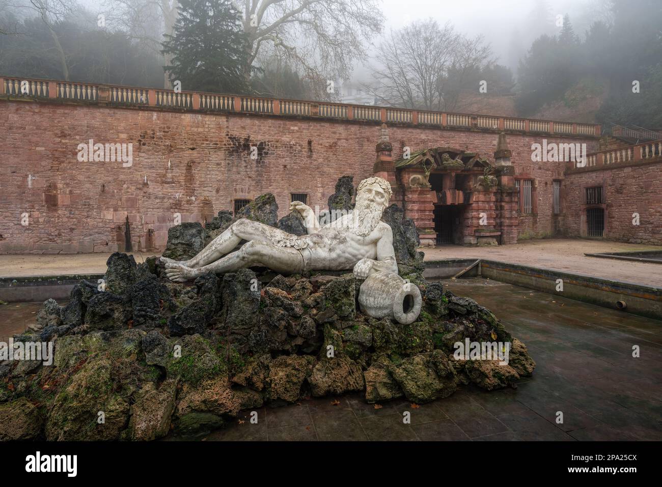 Fontana del Padre Reno (o Fontana del Nettuno) ai Giardini del Castello ...