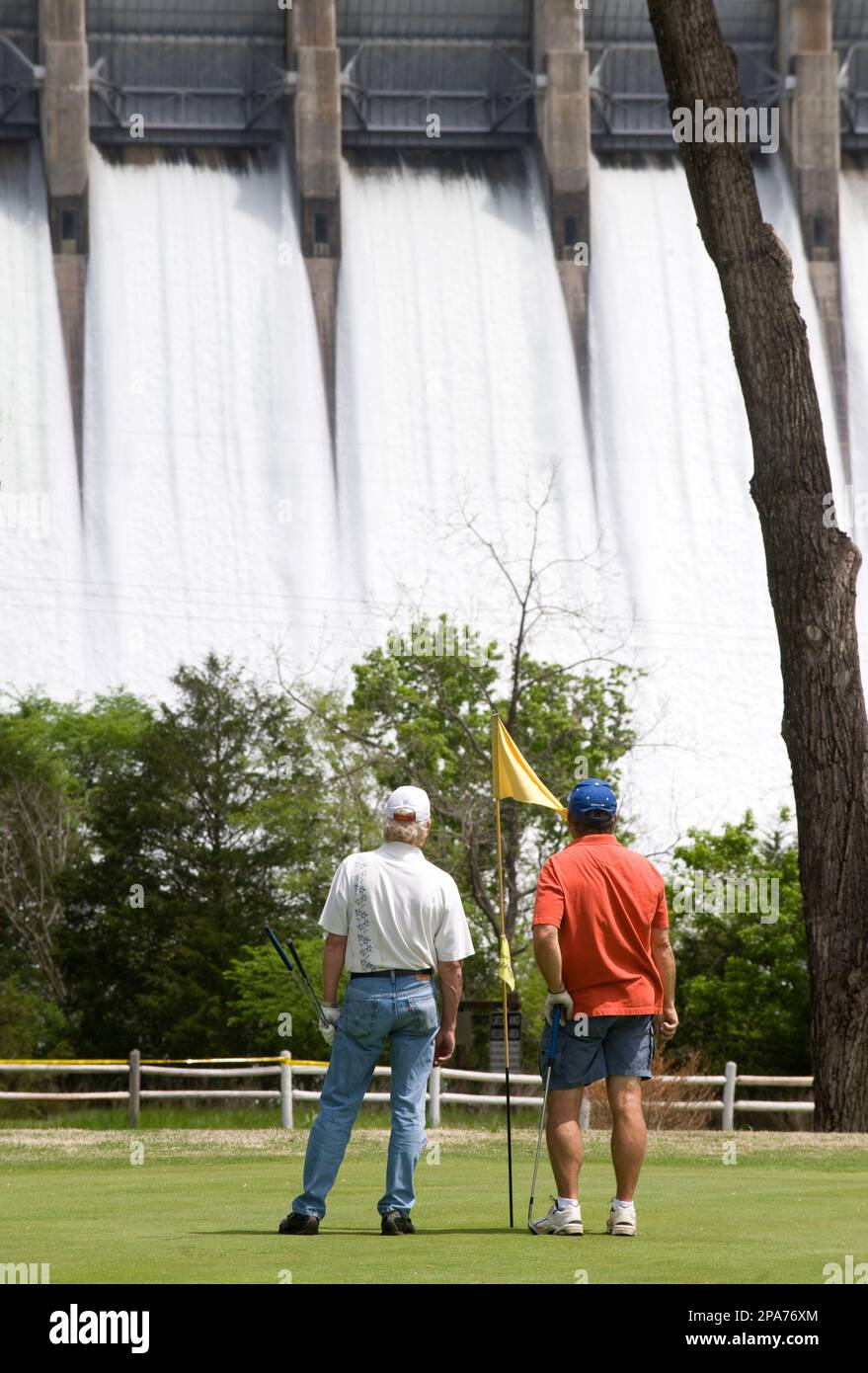 Gary Griffin, left, and Jack Fouts, both of Bull Shoals, Ark., take ...
