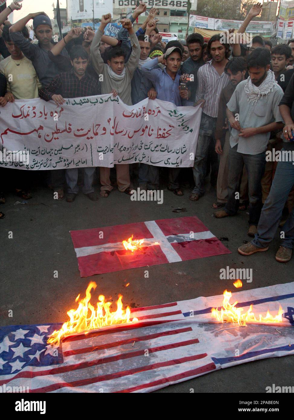 Supporters of a Pakistani Shiite Muslim group Imamia Students ...