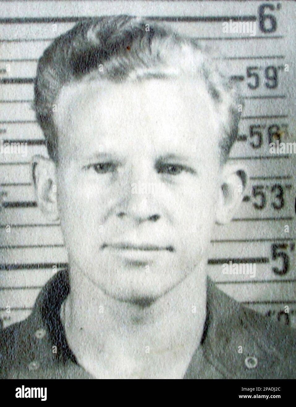 ** FILE ** THIS IS A 1943 FILE PHOTO ** Former B-17 waist gunner Roy ...