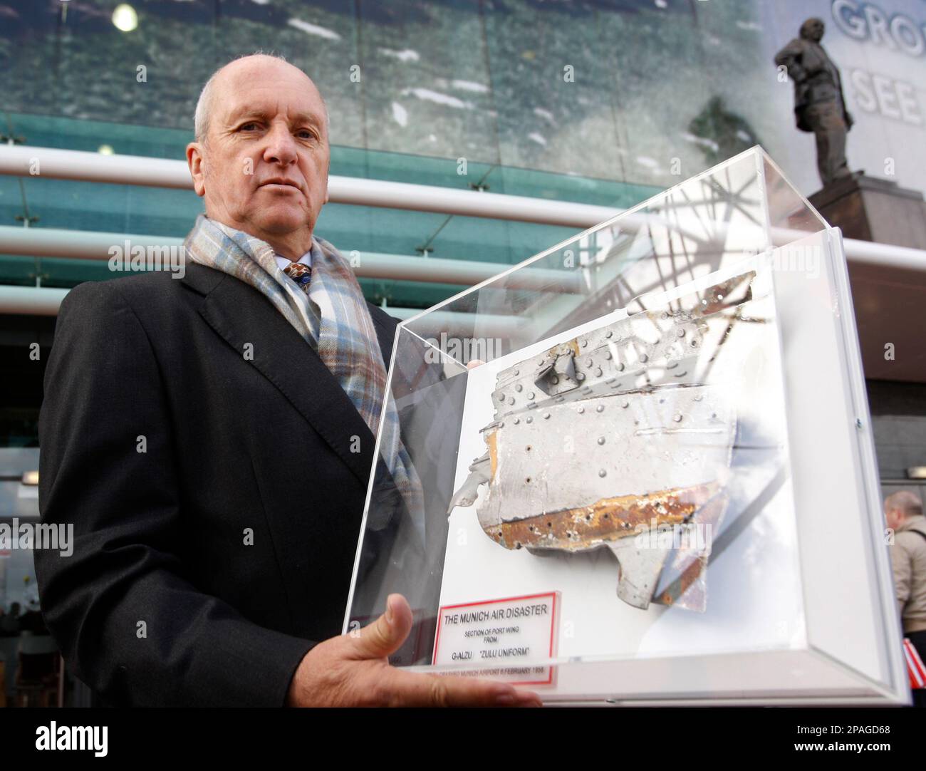 Steve Rayment son of co-pilot Ken Rayment who was killed in the plane ...