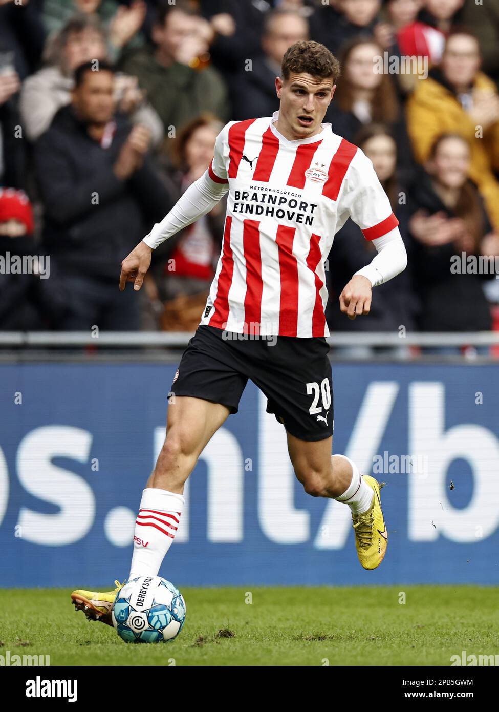 EINDHOVEN - Guus Til di PSV Eindhoven durante la partita di campionato ...