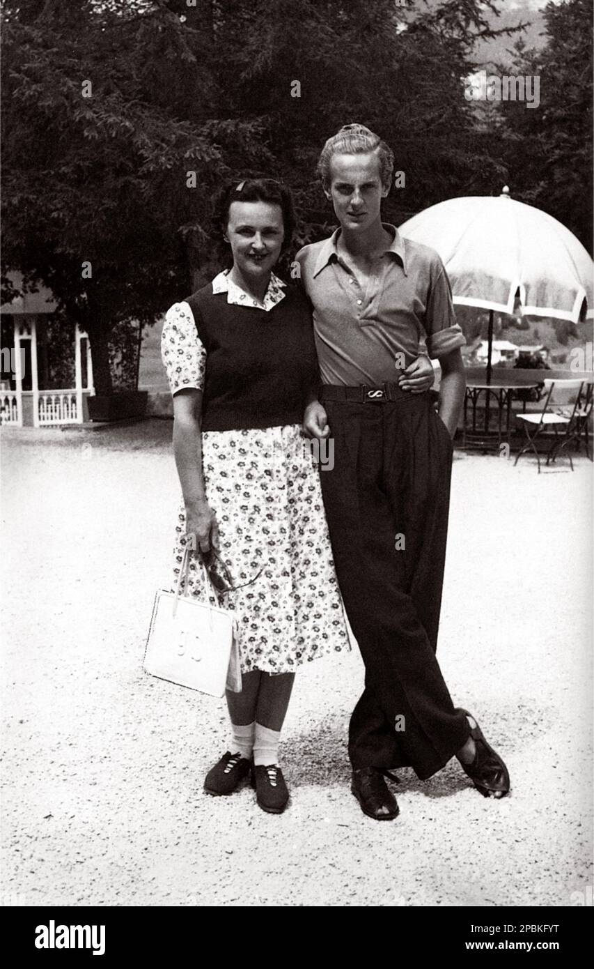 1942 , Cortina d'Ampezzo , Belluno , ITALIA : la contessa italiana ...