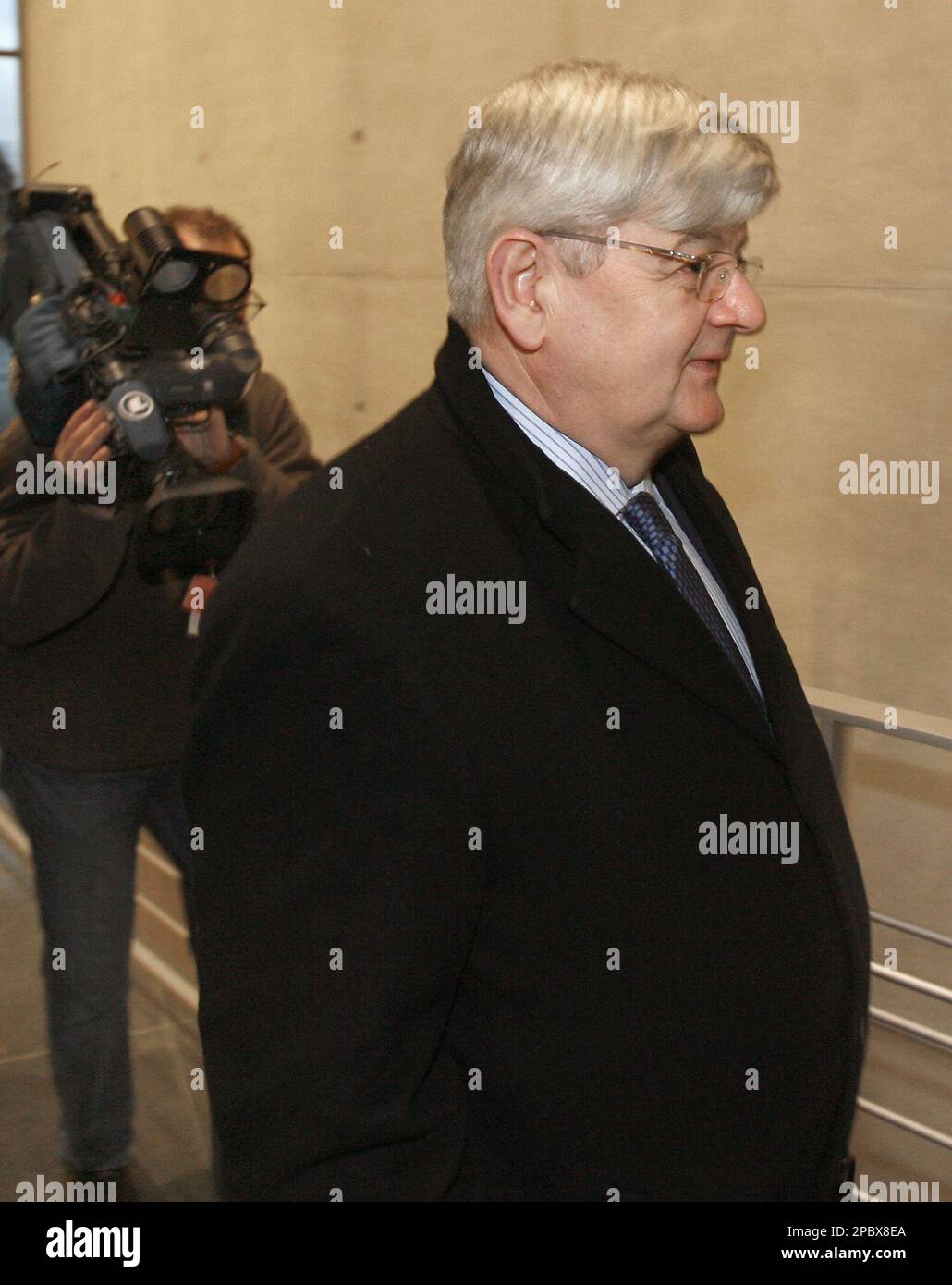 Der ehemalige Bundesaussenminister Joschka Fischer betritt am Montag ...