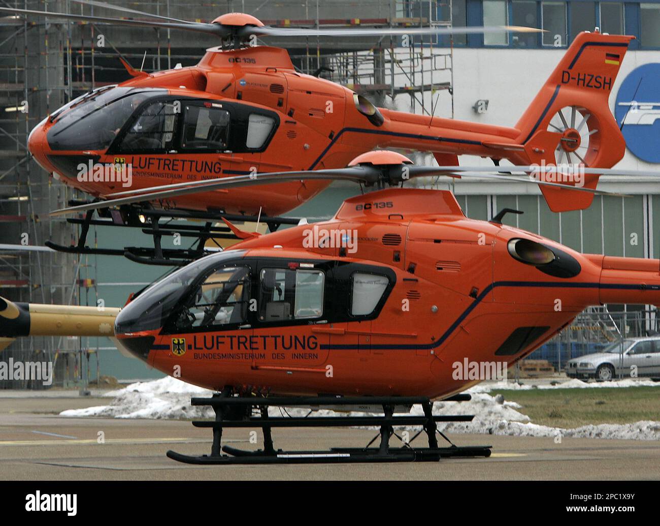 Ein Rettungshubschrauber vom Typ EC 135 startet am Mittwoch, 31.Januar ...