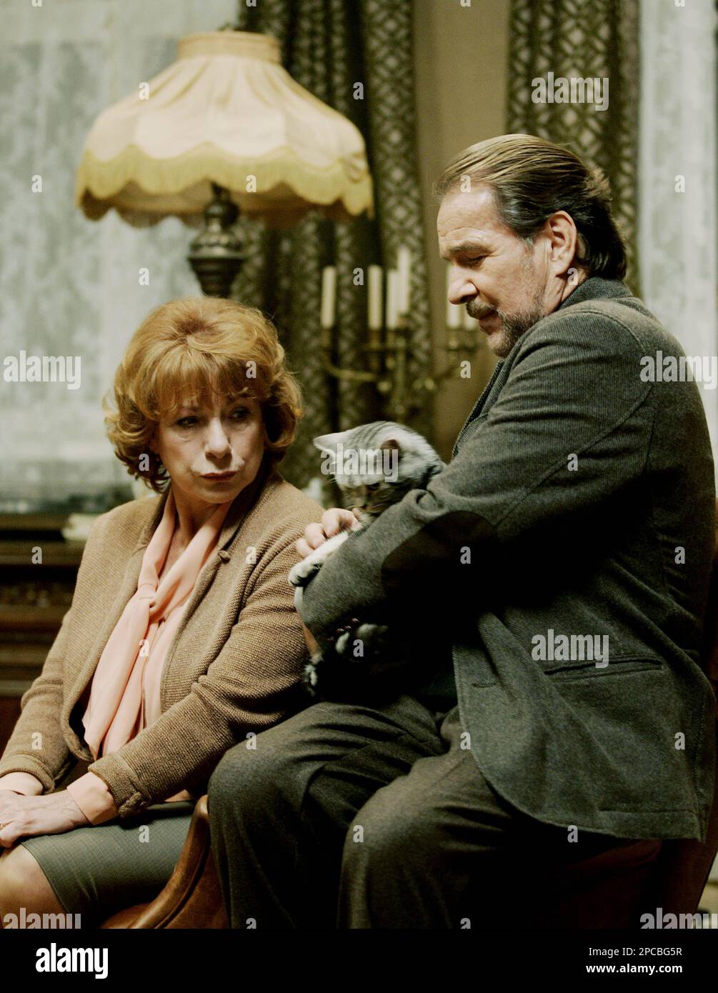 Hannelore Hoger und Goetz George, rechts, posieren am Mittwoch, 8 ...