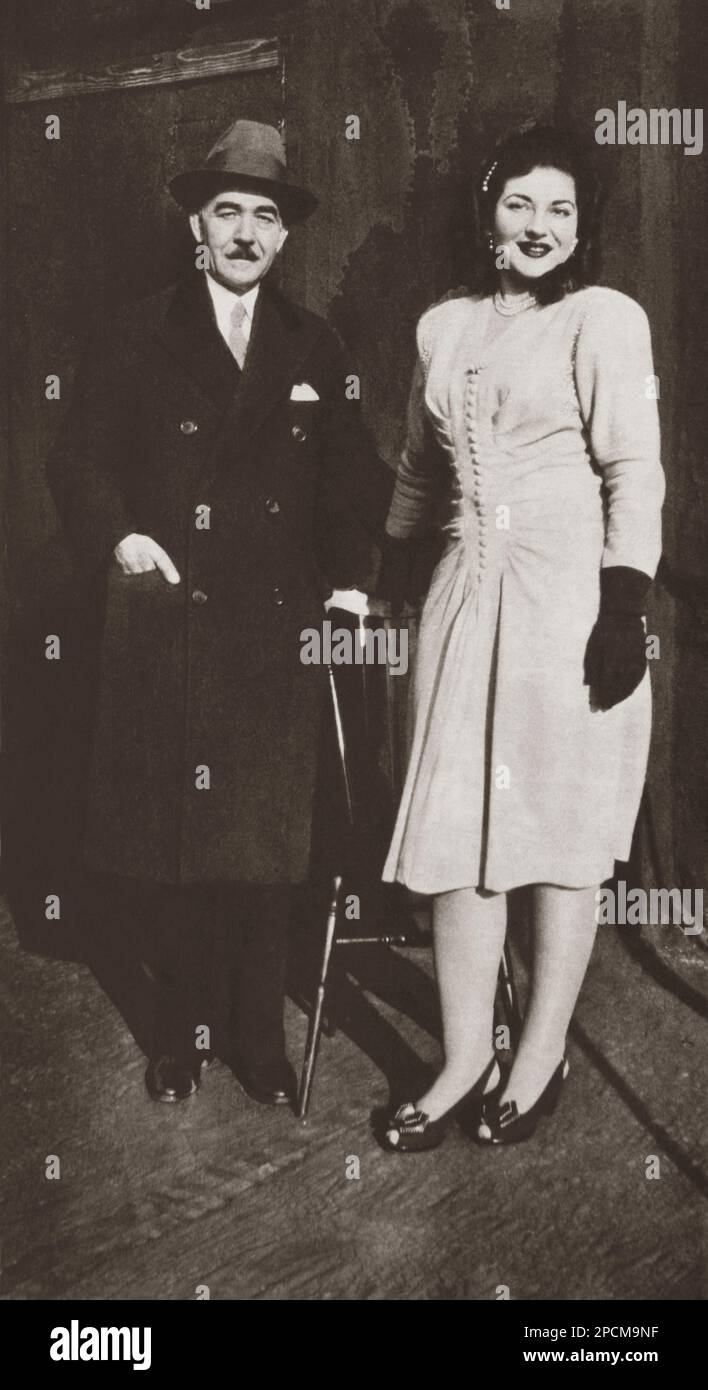 1950 ca , New York , USA : la celebrata cantante soprano Maria CALLAS ...