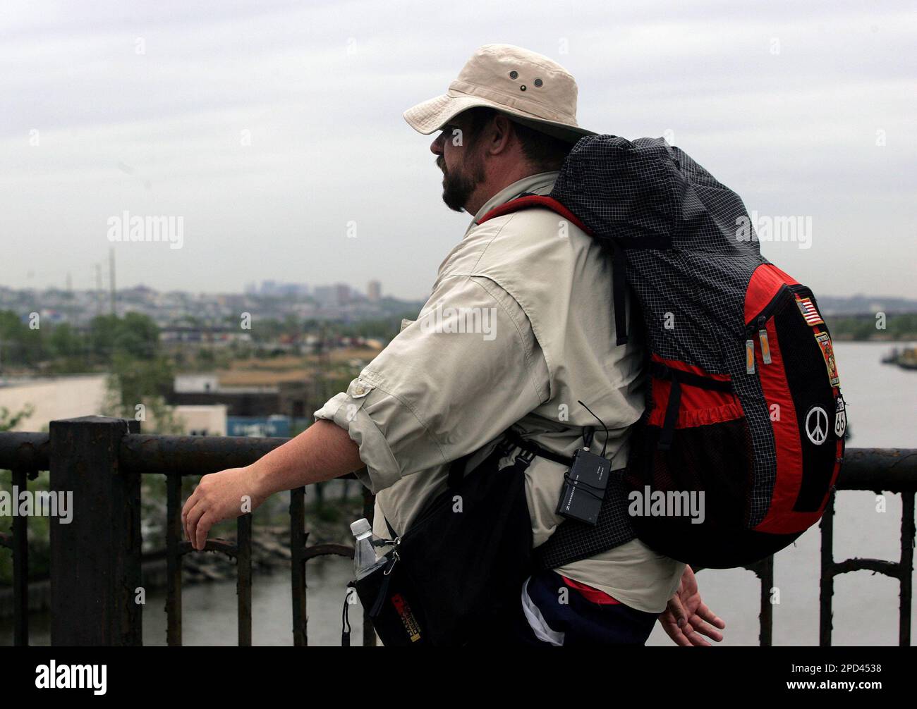 Steve Vaught crosses the Hackensack River bridge Tuesday, May 9, 2006 ...