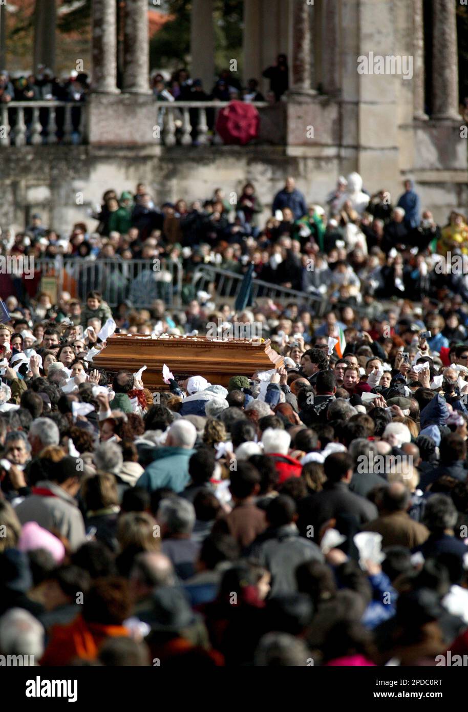 The coffin with the remains of sister Lucia dos Santos is carried ...
