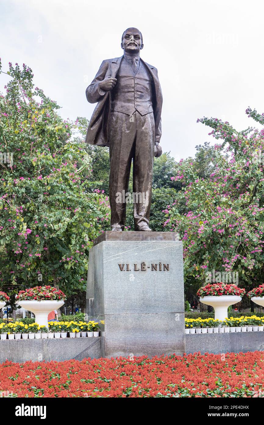 Statua di vladimir lenin immagini e fotografie stock ad alta ...