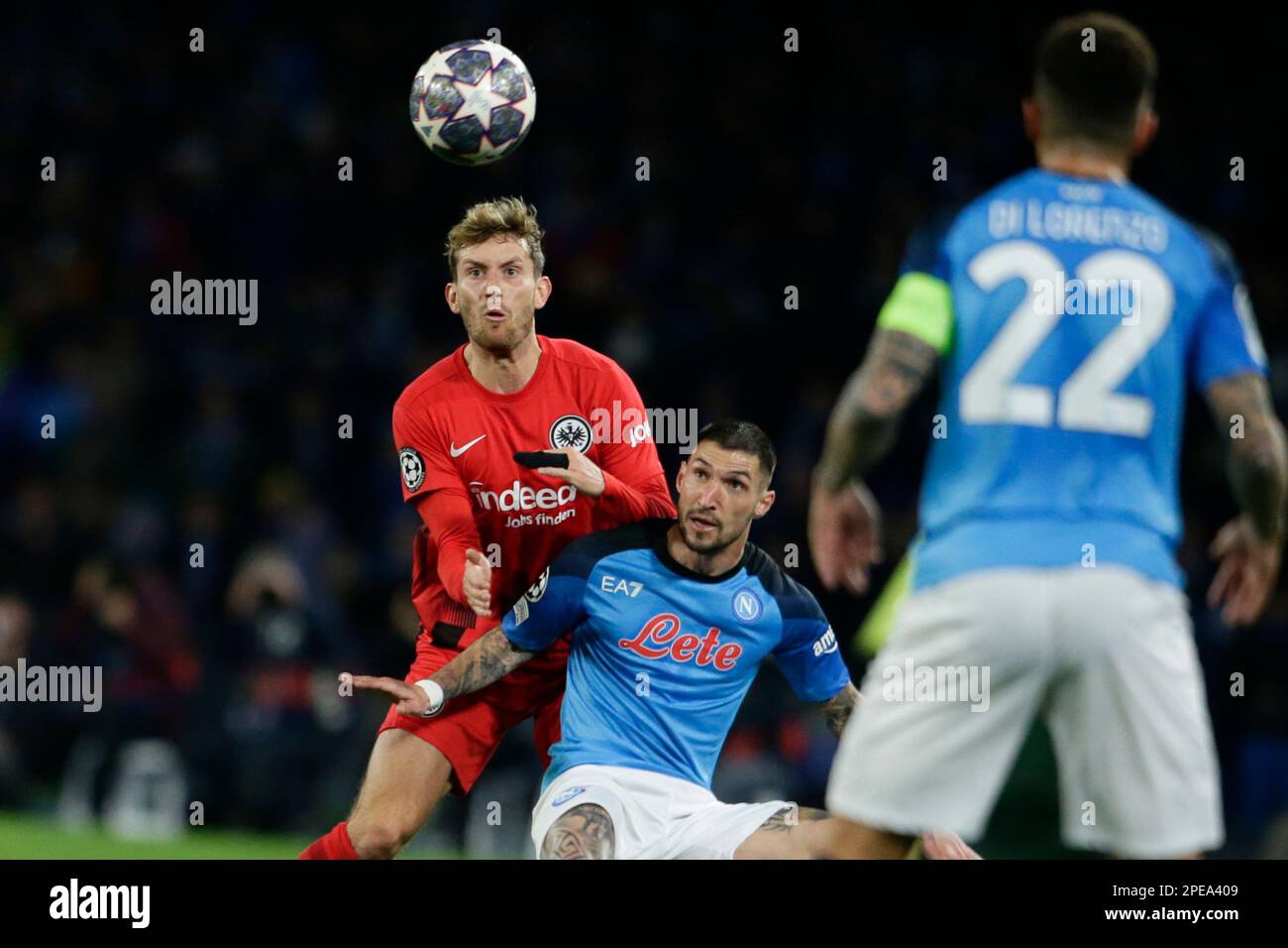 Christopher Lenz, difensore tedesco di Eintracht Frankfurt, sfida il ...