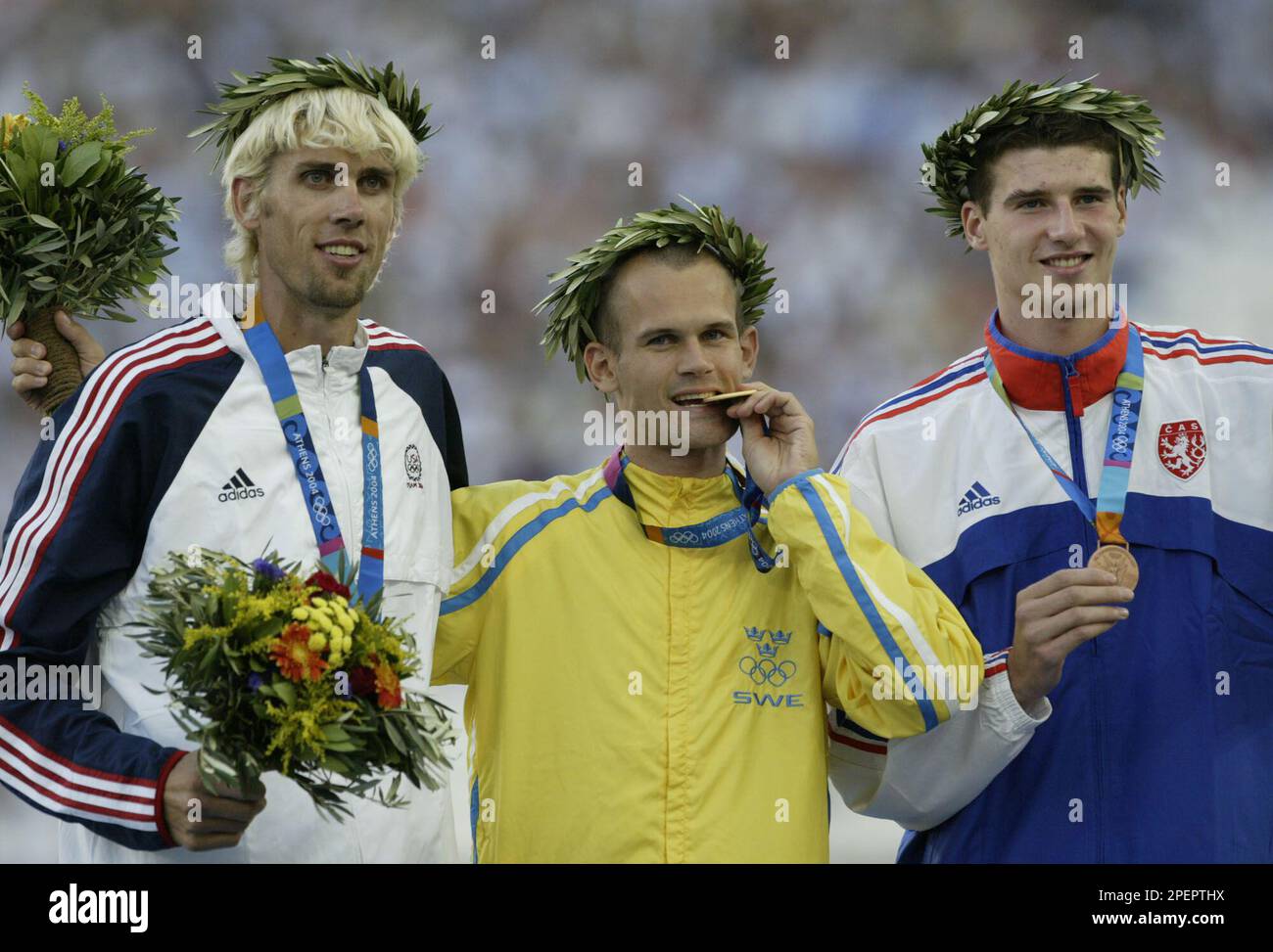 Matthew Hemmingway of the US, silver, left, Sweden's Stefan Holm, gold ...