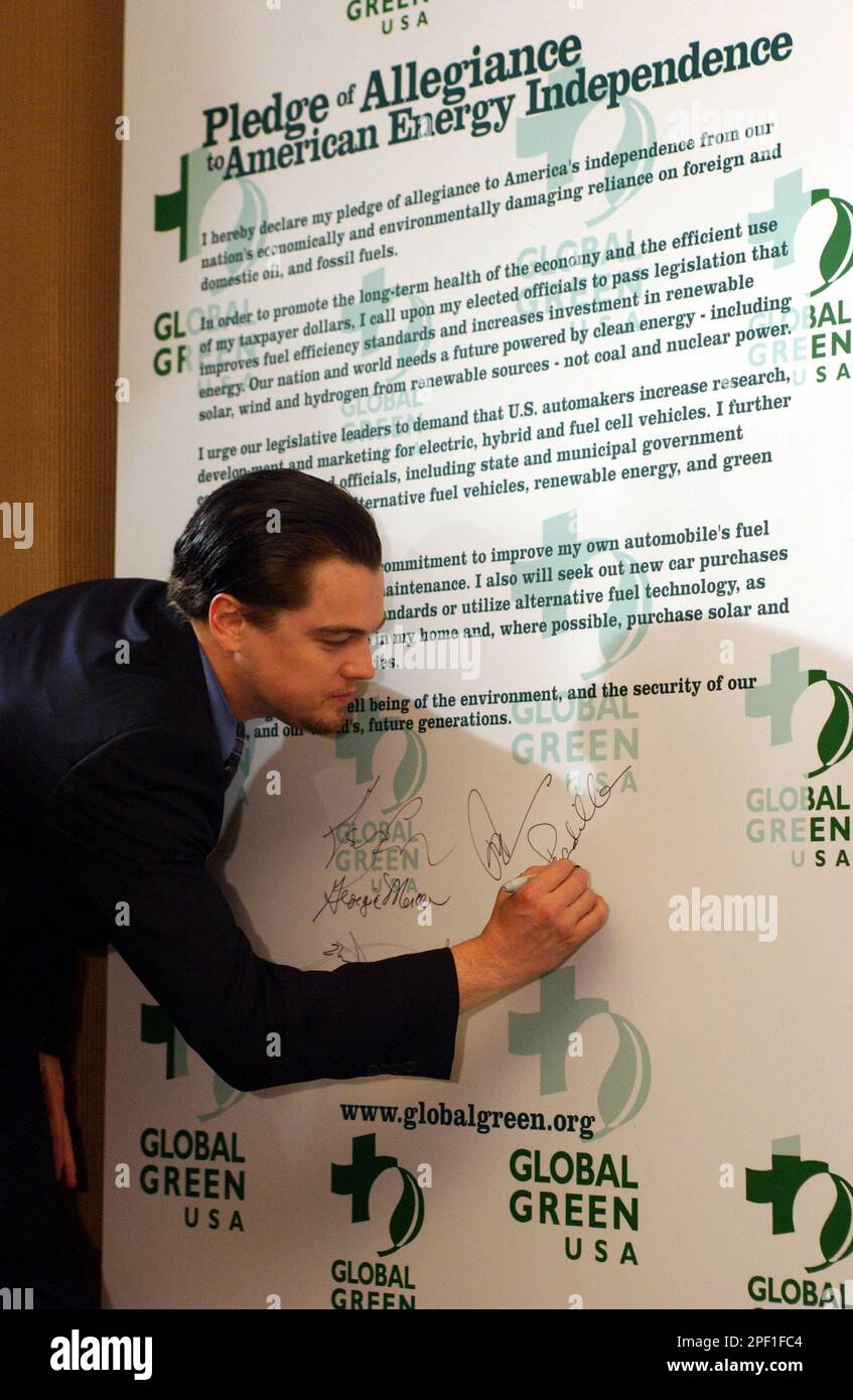 Leonardo DiCaprio signs a "Pledge of Allegiance to American Energy ...