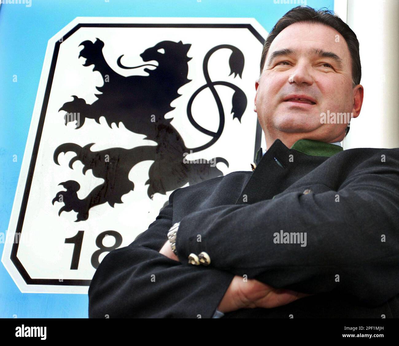 Der neue Praesident des TSV 1860 Muenchen Karl Auer nach einer ...