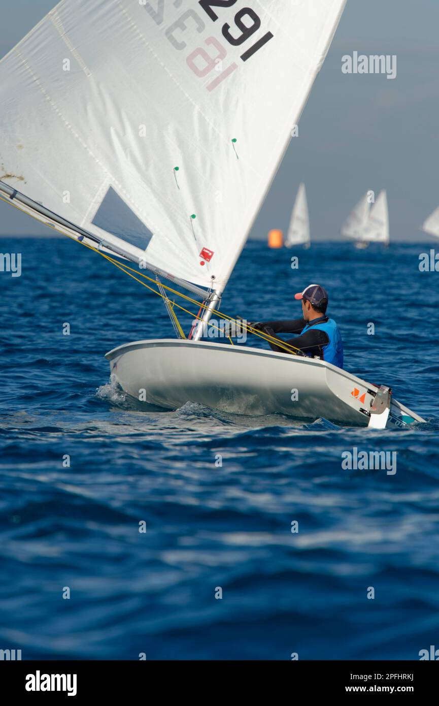Barca a vela di classe laser immagini e fotografie stock ad alta ...