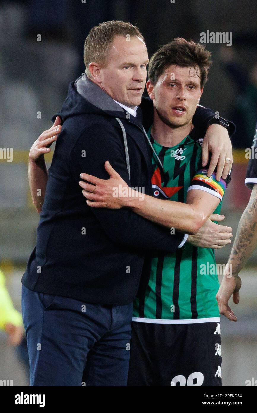 L'allenatore capo di Genk Wouter Vrancken e Hannes Van der Bruggen di ...