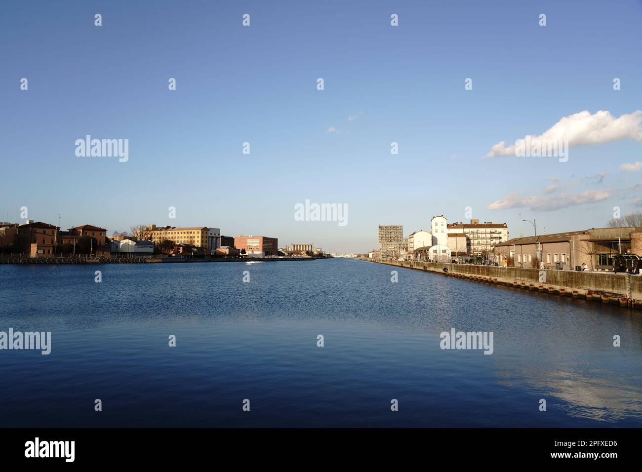 Molo di ravenna immagini e fotografie stock ad alta risoluzione - Alamy