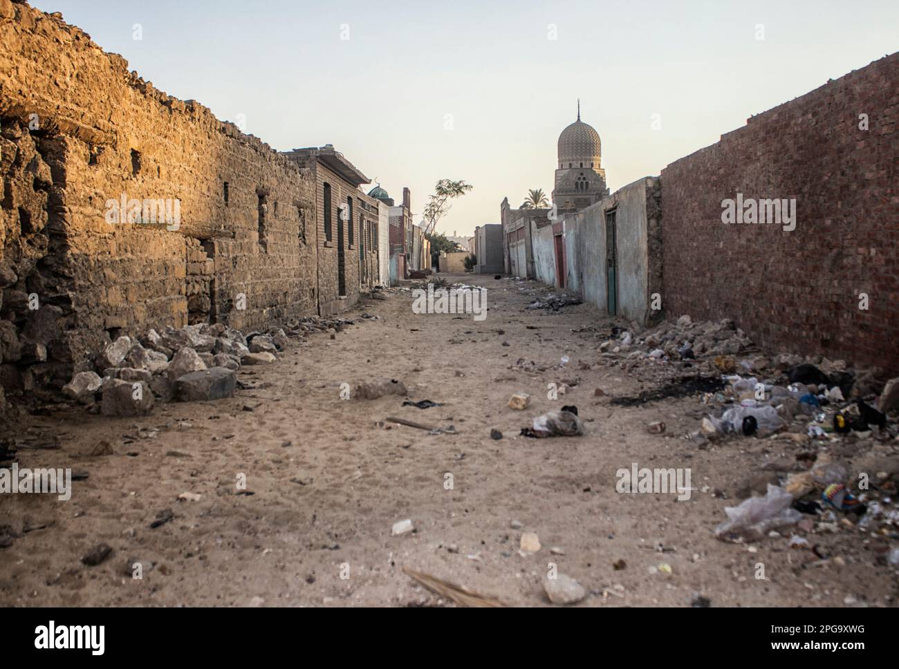 Cimiteri al cairo immagini e fotografie stock ad alta risoluzione - Alamy