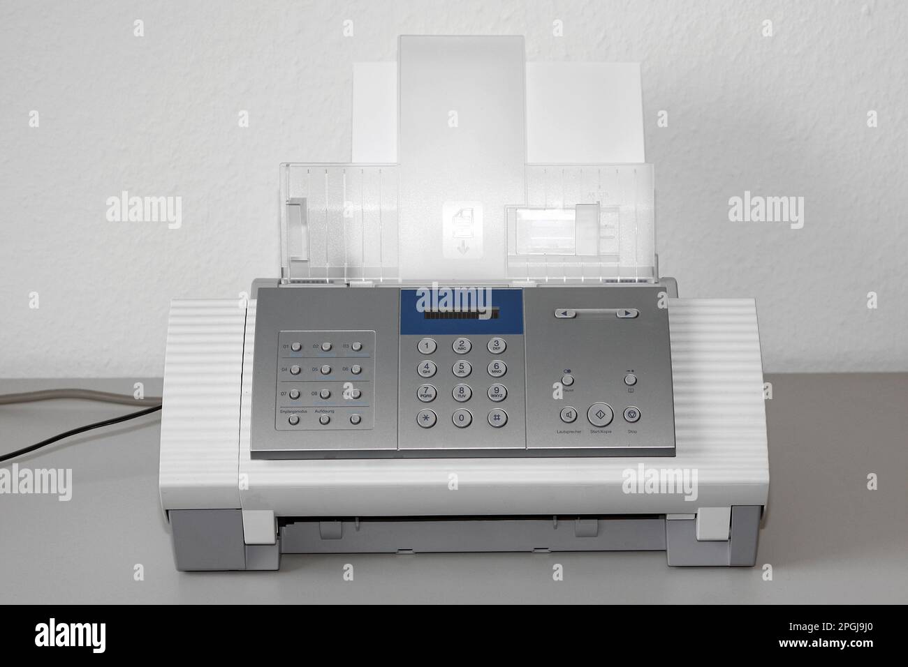 Old fax machine immagini e fotografie stock ad alta risoluzione - Alamy