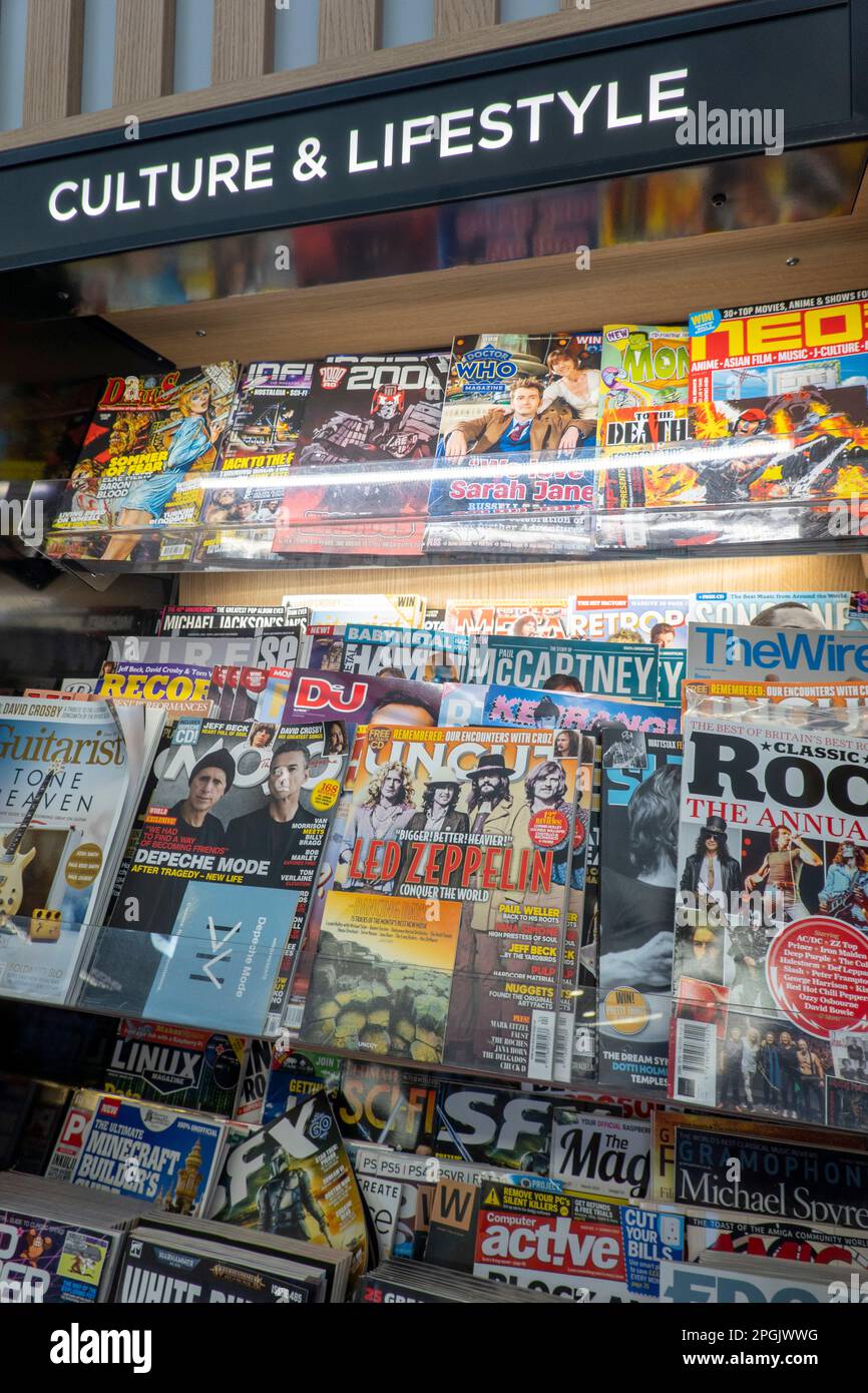 Riviste inglesi immagini e fotografie stock ad alta risoluzione - Alamy