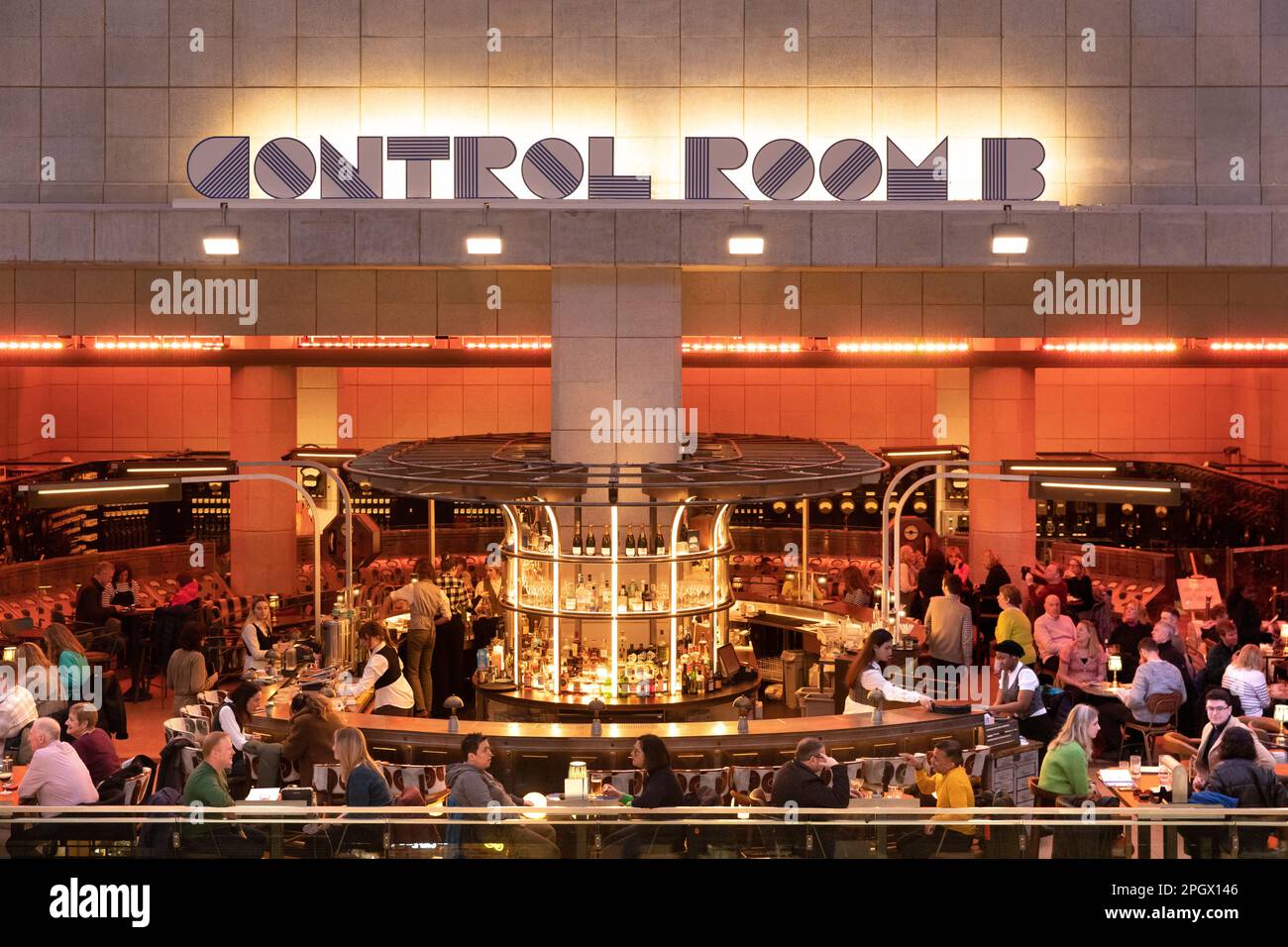 Sala turbine della centrale elettrica di battersea b immagini e fotografie stock ad alta ...