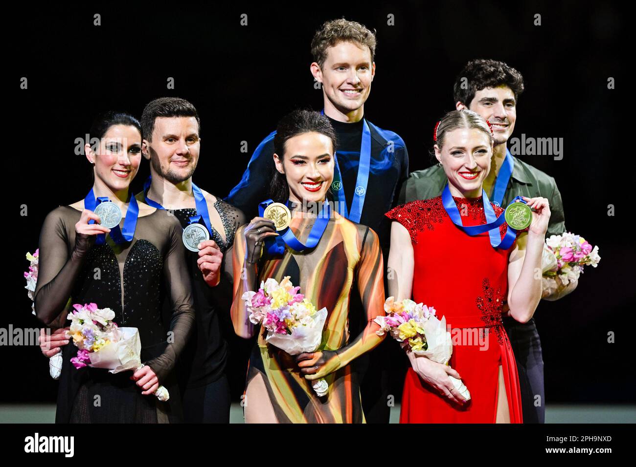 SAITAMA, GIAPPONE - MARZO 25: Medaglia d'argento, Charlene Guignard e ...