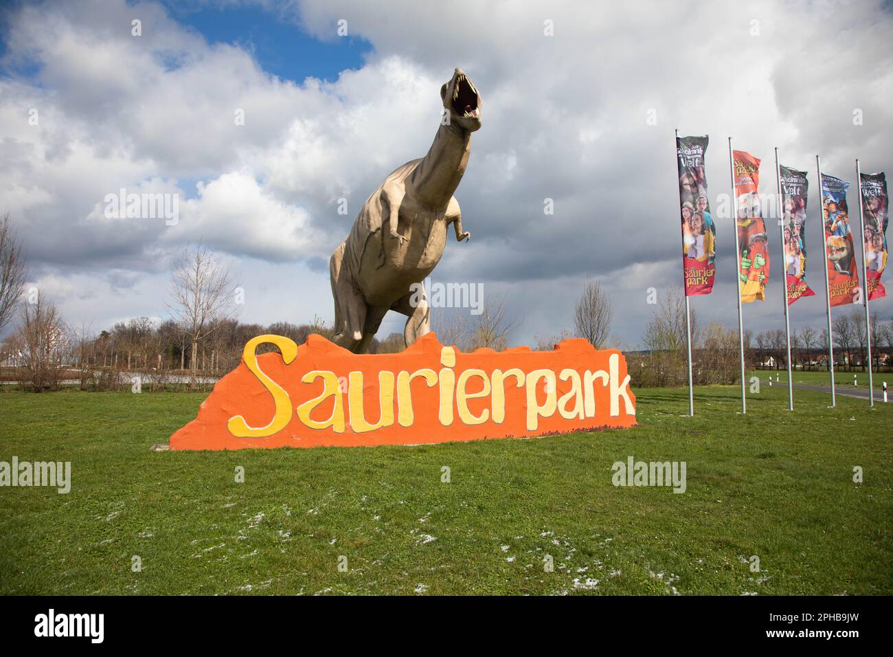 Der Saurierpark Bautzen ist mit seinen über 200 Sauriern der ...