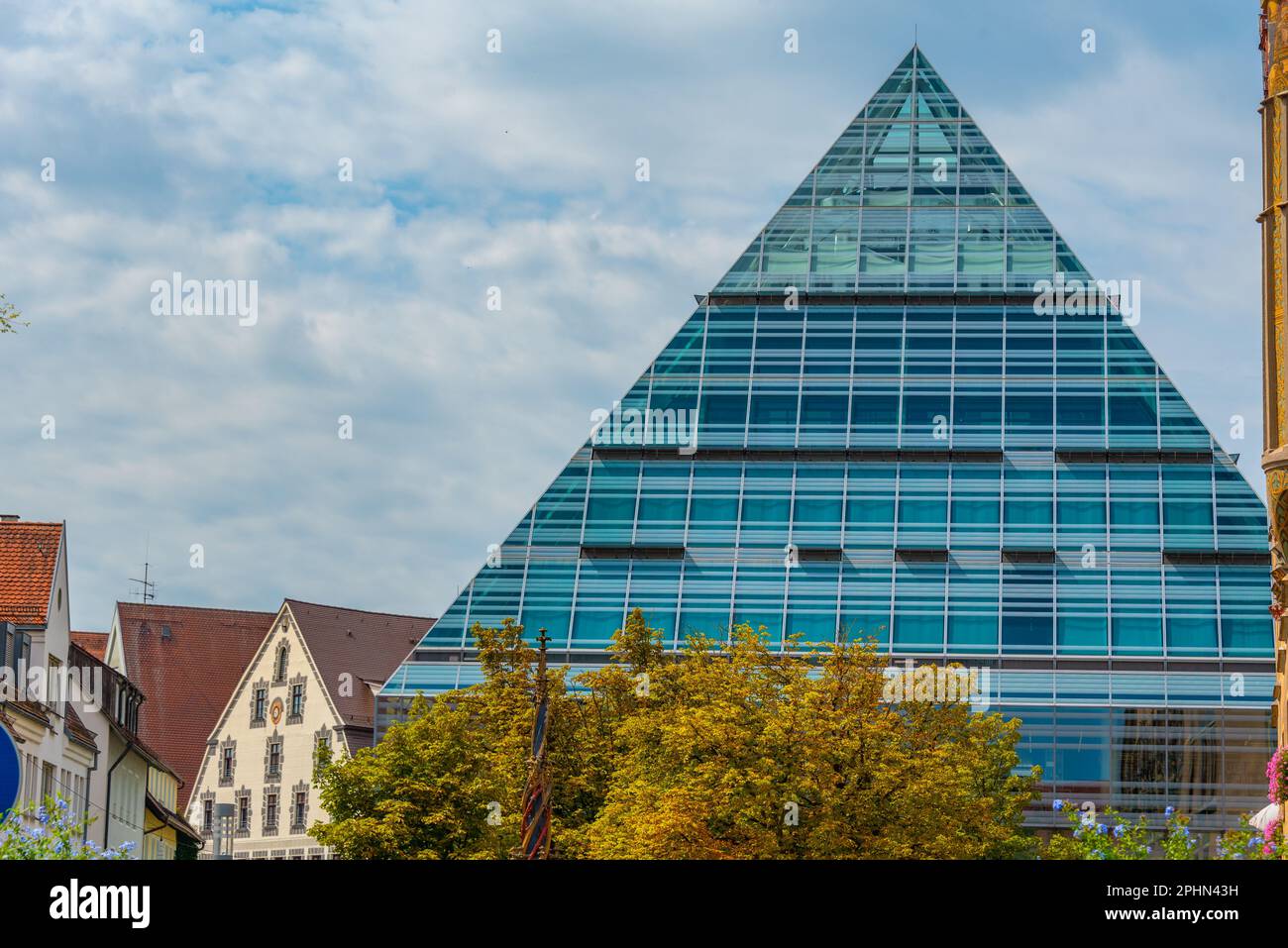 Central library in ulm pyramid immagini e fotografie stock ad alta ...