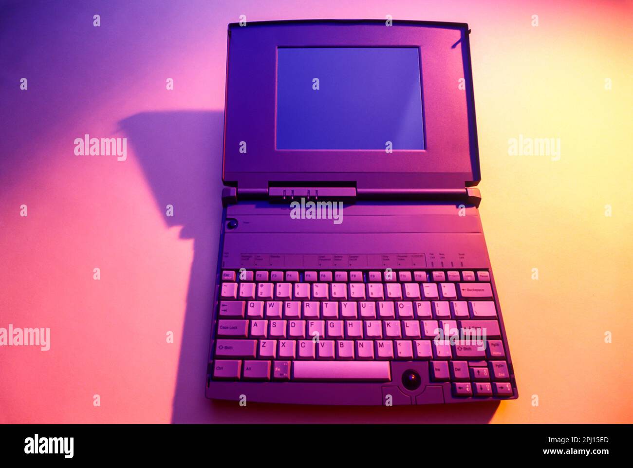 Laptop anni '90 immagini e fotografie stock ad alta risoluzione - Alamy