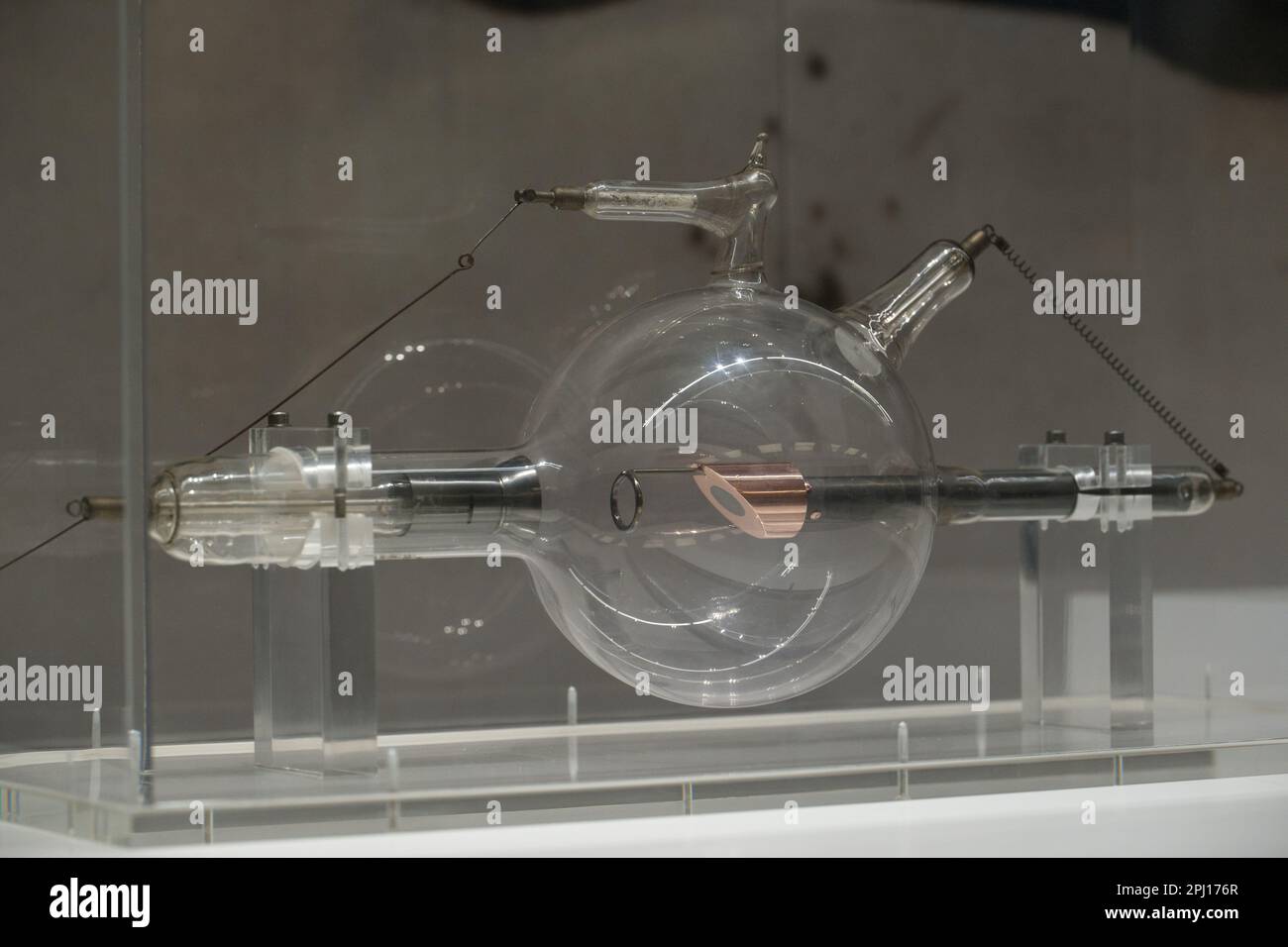 Crookes tube immagini e fotografie stock ad alta risoluzione - Alamy