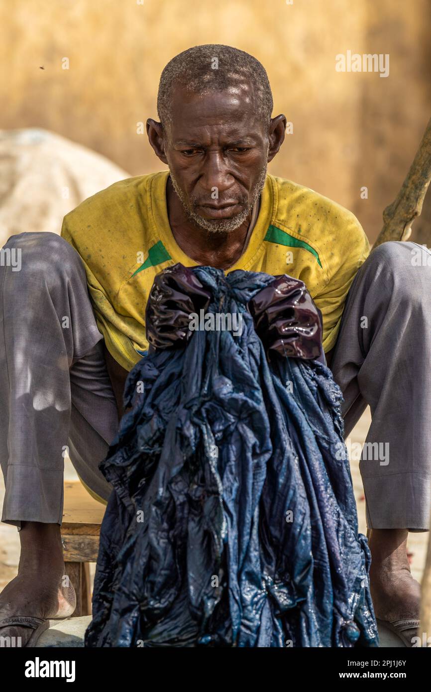 Disegni sui vestiti immagini e fotografie stock ad alta risoluzione - Alamy