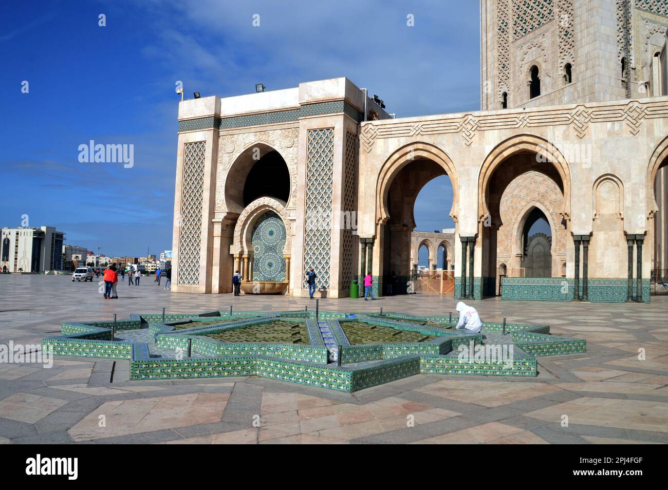 Marocco, Casablanca: La Moschea del Re Hassan II, completata nel 1993 ...