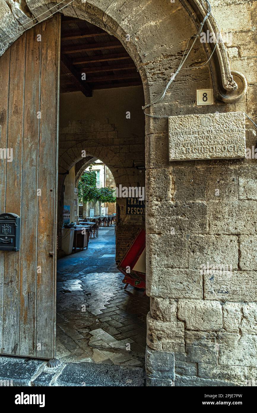 Il Palazzo Chiaramonte, in stile gotico Chiaramontano, è uno dei più ...