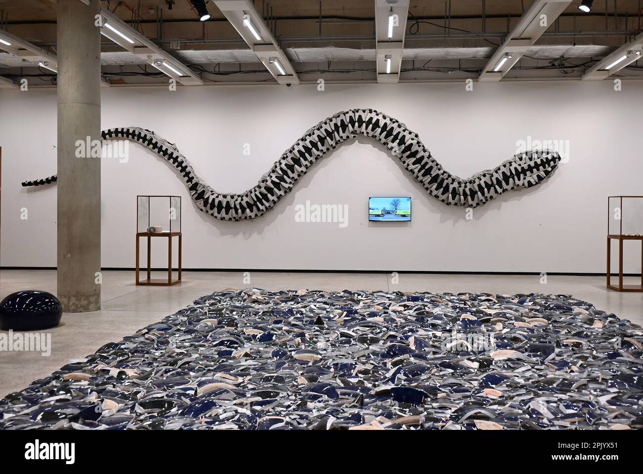 Ai Weiwei , uno degli artisti viventi più celebrati e riconoscibili del mondo, aprirà una nuova ...