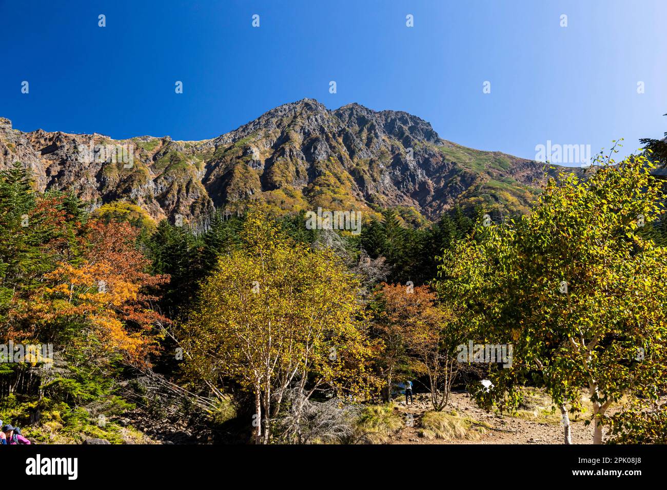 Cima del famoso Monte Akadake, da Gyojagoya (cottage Gyoja), cima più ...